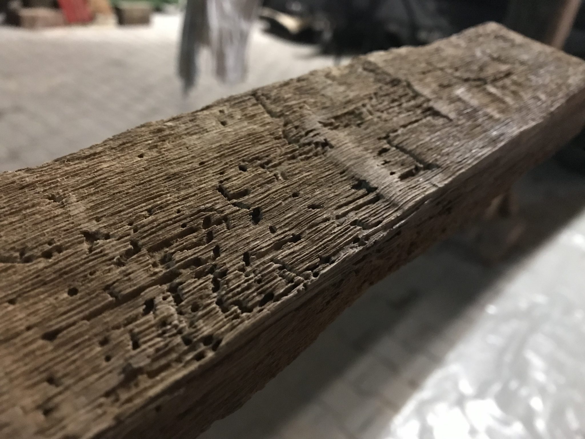 How to Restore Barn Wood or Reclaimed Wood - 4 Easy Steps